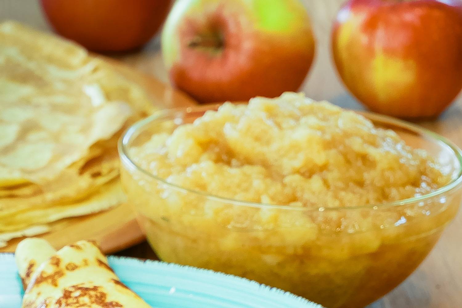 Apfelmus selber kochen – Rezept mit Zimt und Apfelsaft